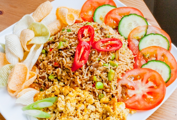 Đi Malaysiathưởng thức món cơm rang Nasi Goreng